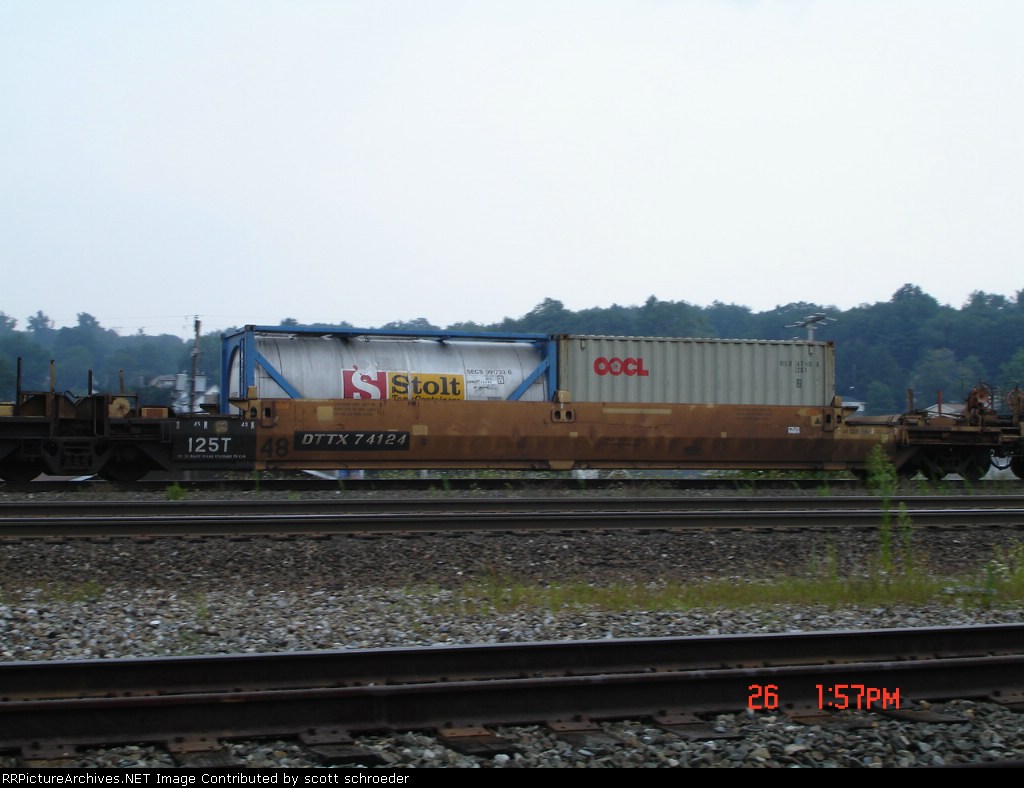 DTTX 74124B Double Stackcar w/SECS 991733 Container & OOLU 367860 Container EB